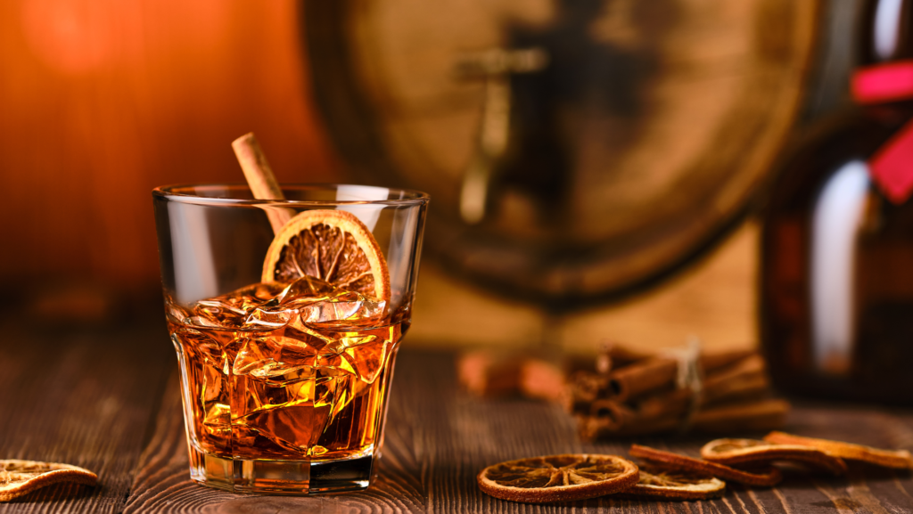 "Whisky Wonderland: 10 Artisanal Cocktails to Elevate Your Drinking ...